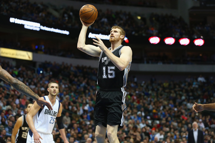 NBA player Matt Bonner blames elbow injury on his iPhone 6 Plus ...