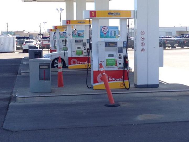Several Edmonton Shell stations run dry at the pump - Edmonton ...