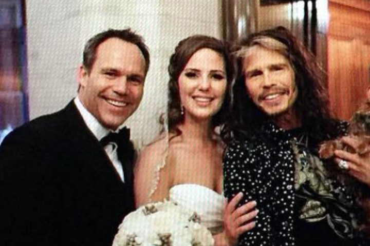 Alberta couple reunites Aerosmith singer Steven Tyler with his dog ...