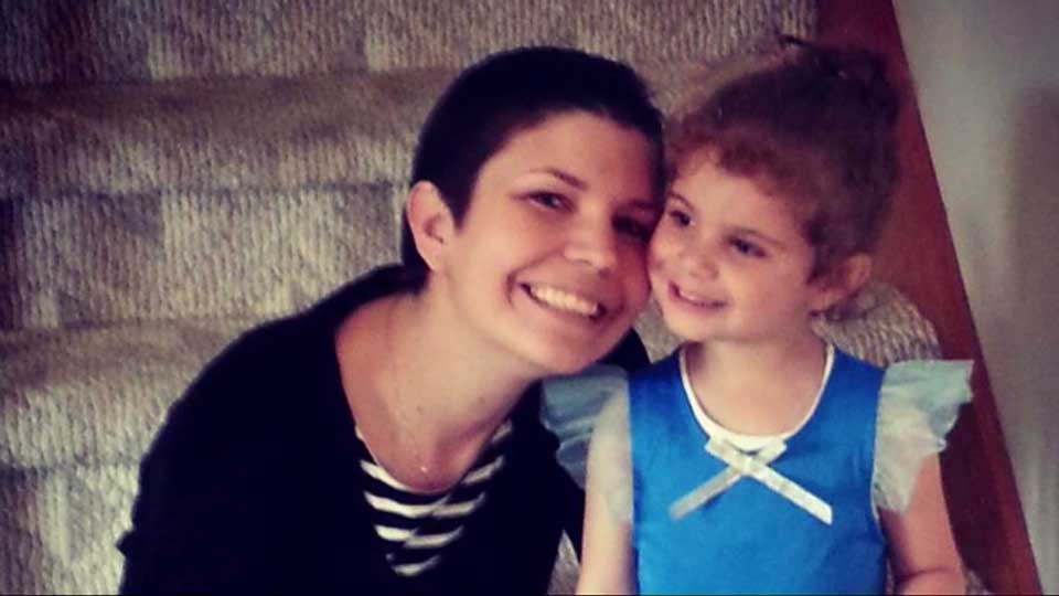 Mom with terminal cancer writes cards for every important future ...