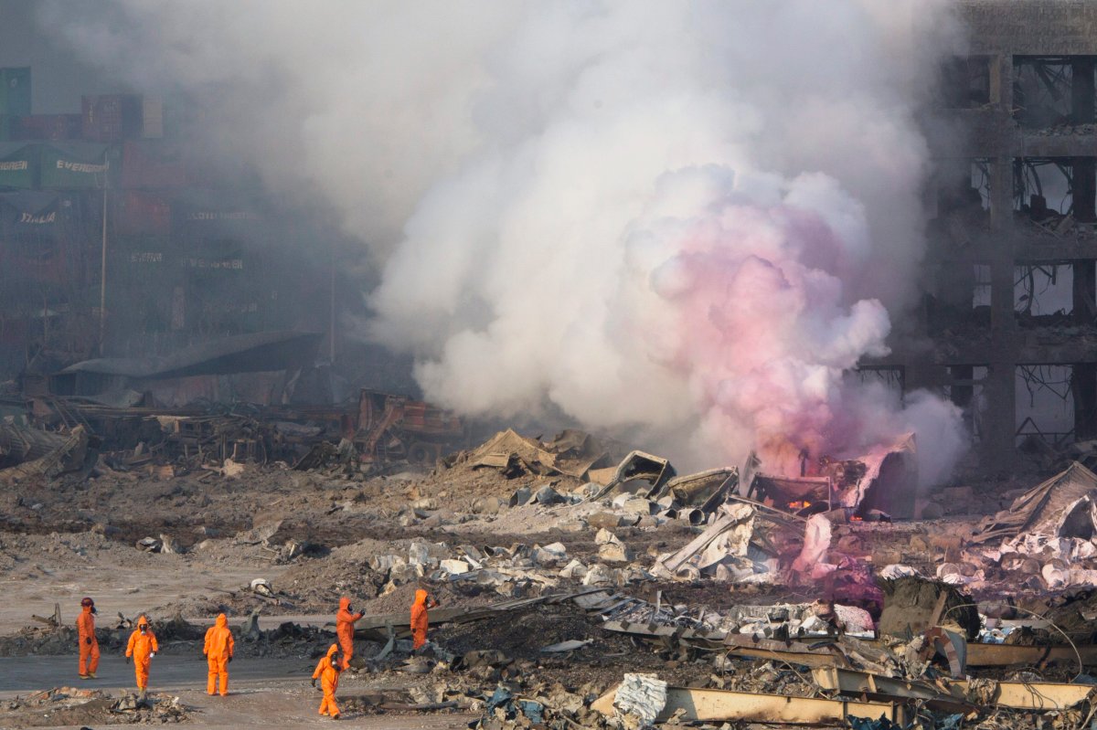 In pictures: One day after the Tianjin explosion - National | Globalnews.ca