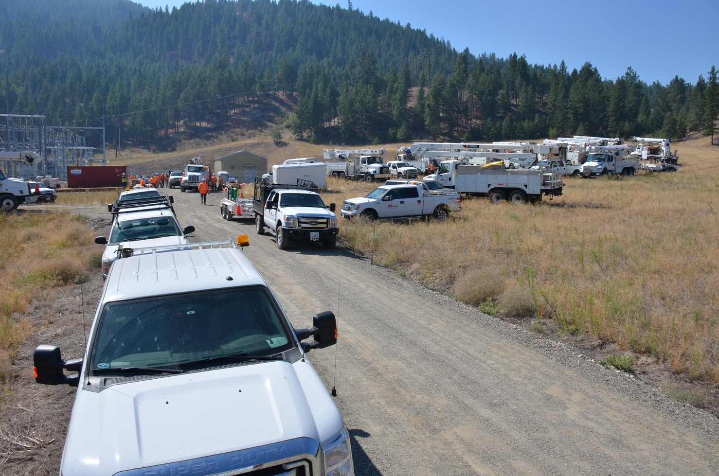 Wildfire damages FortisBC transmission line near Oliver | Globalnews.ca