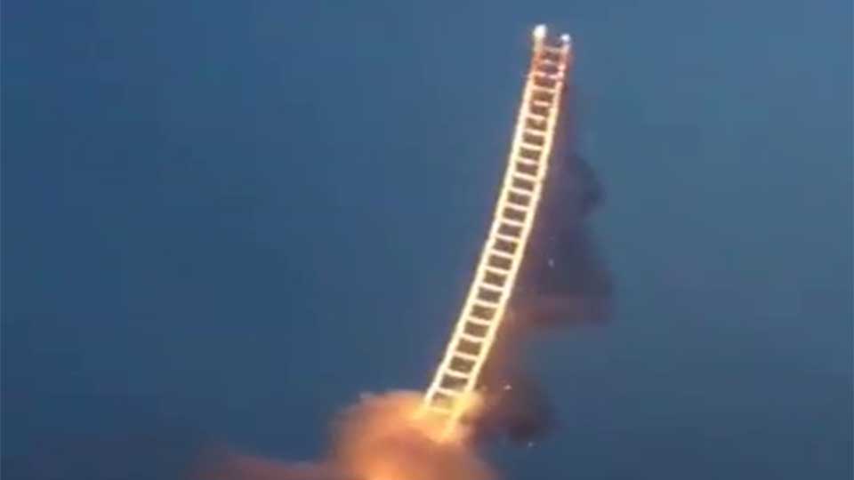 Man creates jaw-dropping ‘Sky Ladder’ firework for Grandma’s 100th ...