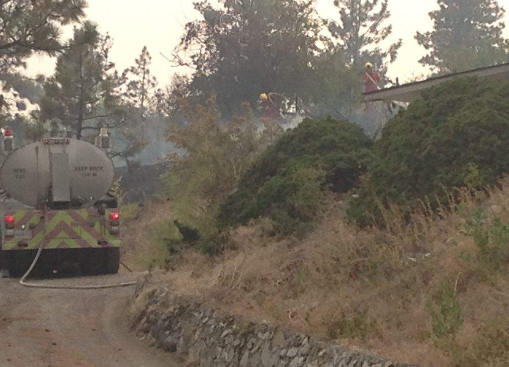 Peachland fire gets very close to homes | Globalnews.ca