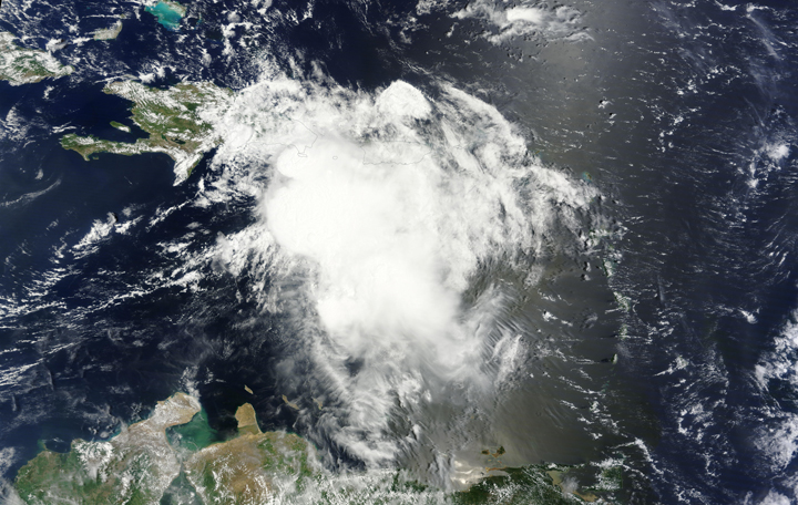 Death toll rising in Dominica as Tropical Storm Erika crosses over ...