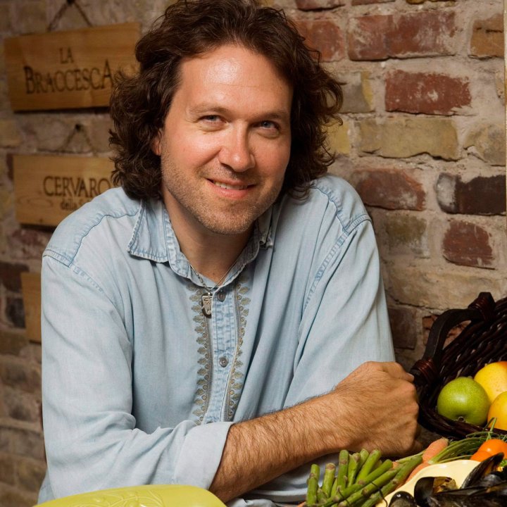 Chef Michael Smith preaches ‘spend time to save time’ in new cookbook ‘Make Ahead Meals ...