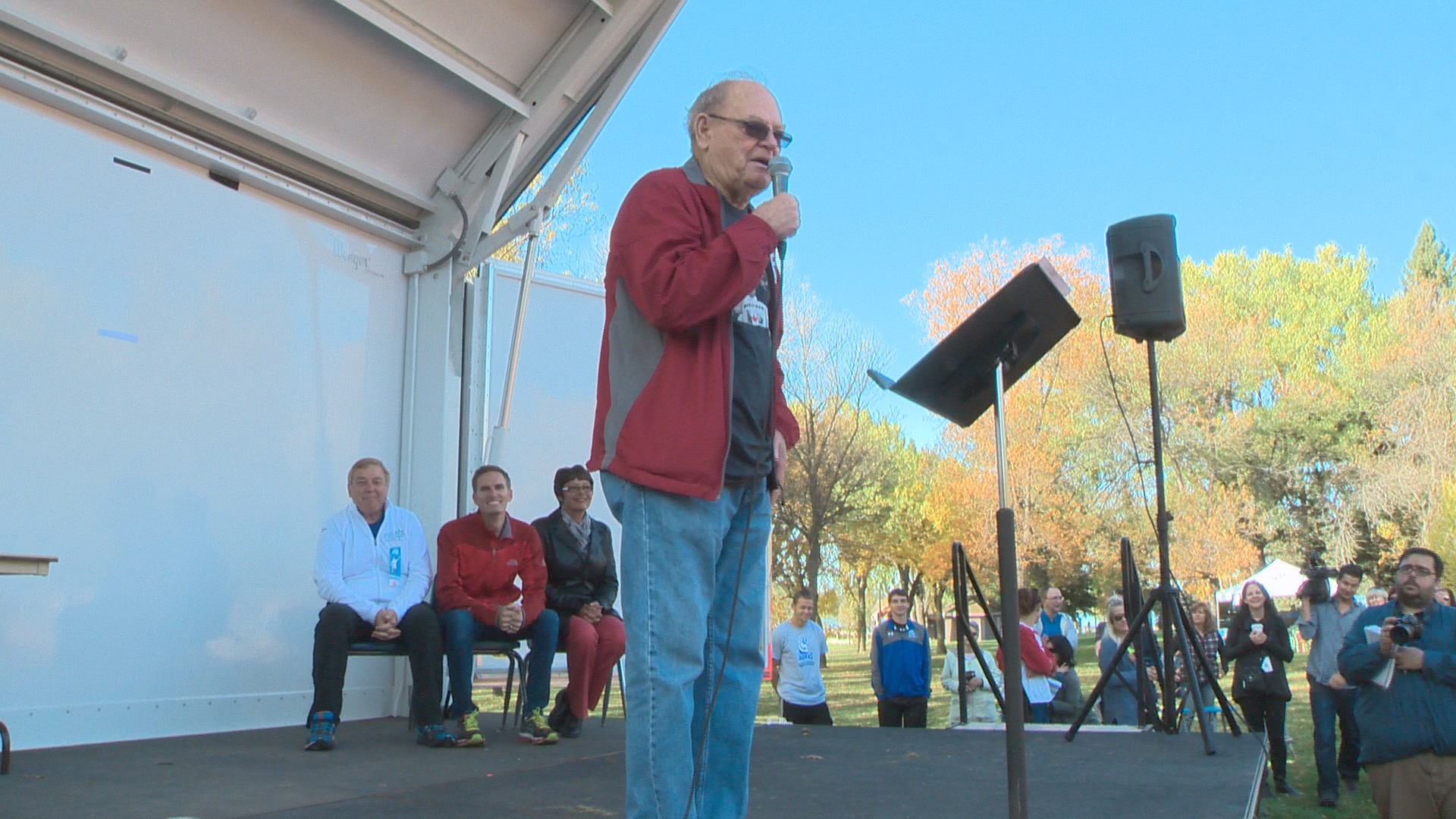Terry Fox’s father visits Lethbridge for the 35th annual run ...