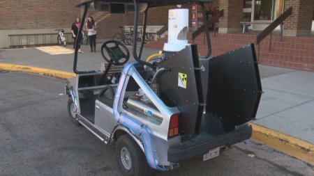 DeLorean golf cart comes complete with Mr. Fusion cooler for the course ...
