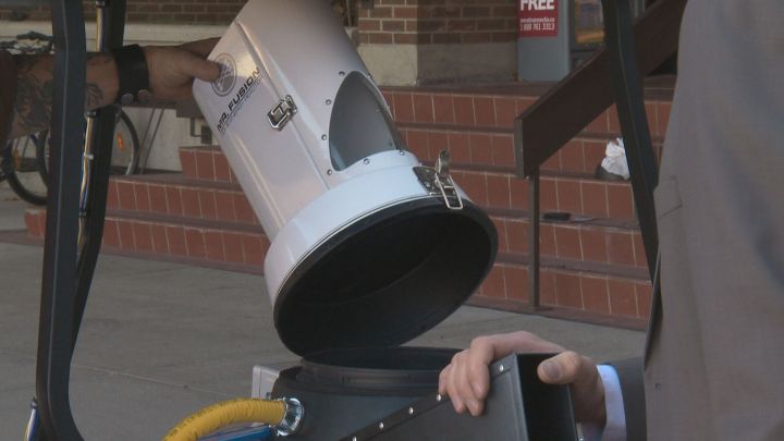 DeLorean golf cart comes complete with Mr. Fusion cooler for the course ...