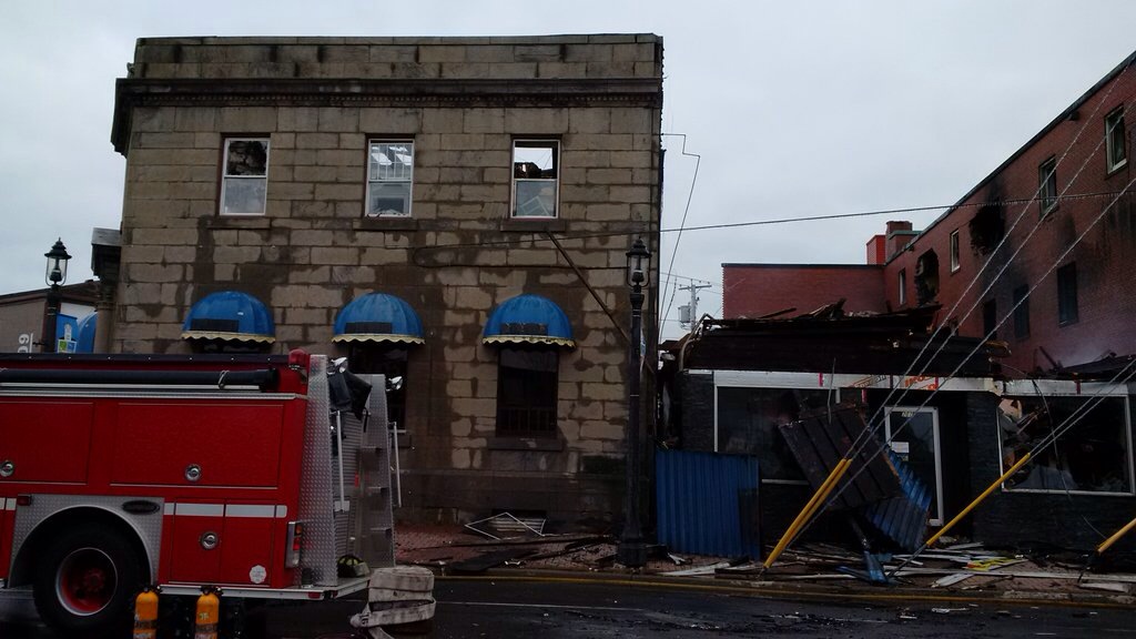 Bathurst fire damages four buildings, forcing 50 people out of ...