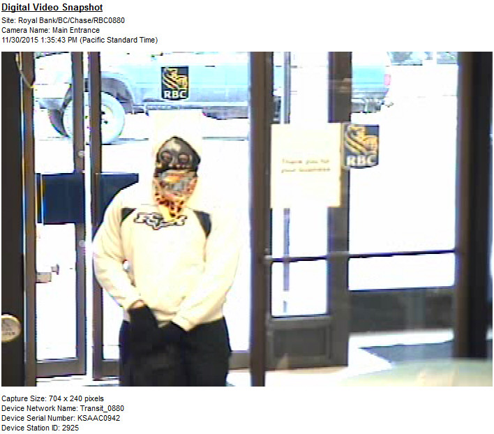 Suspect on the loose after armed robbery in Chase | Globalnews.ca