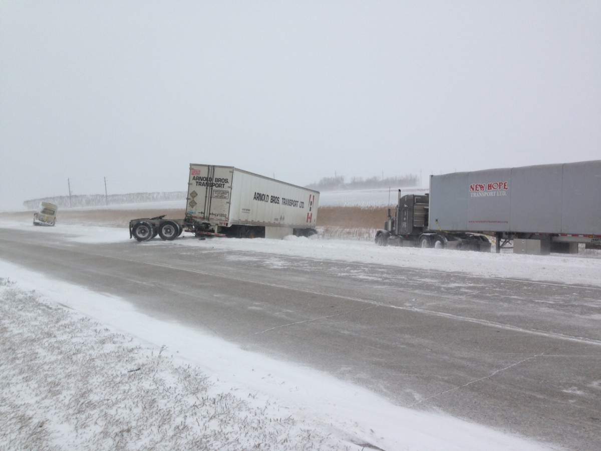 First shot of winter brings traffic chaos to Winnipeg - Winnipeg ...