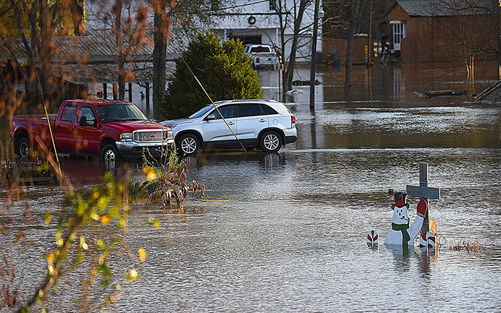 Birmingham, Alabama, struck by tornado in latest Christmas week storm ...