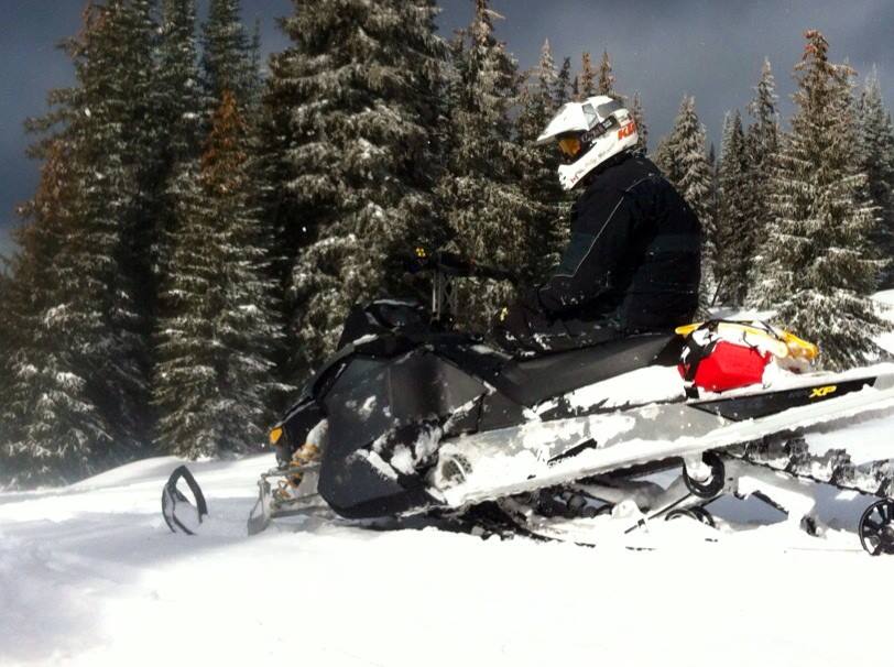 Snowmobiler rescued near Big White | Globalnews.ca