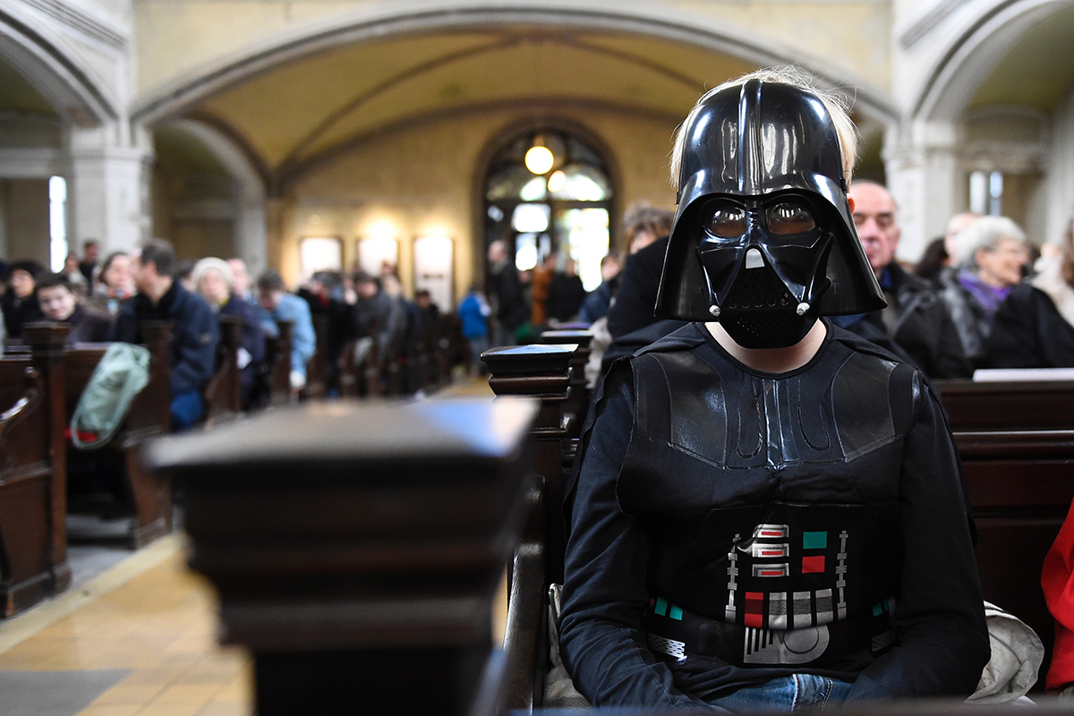 Photo Gallery: The masses flock to German church for ‘Star Wars’ Sunday ...