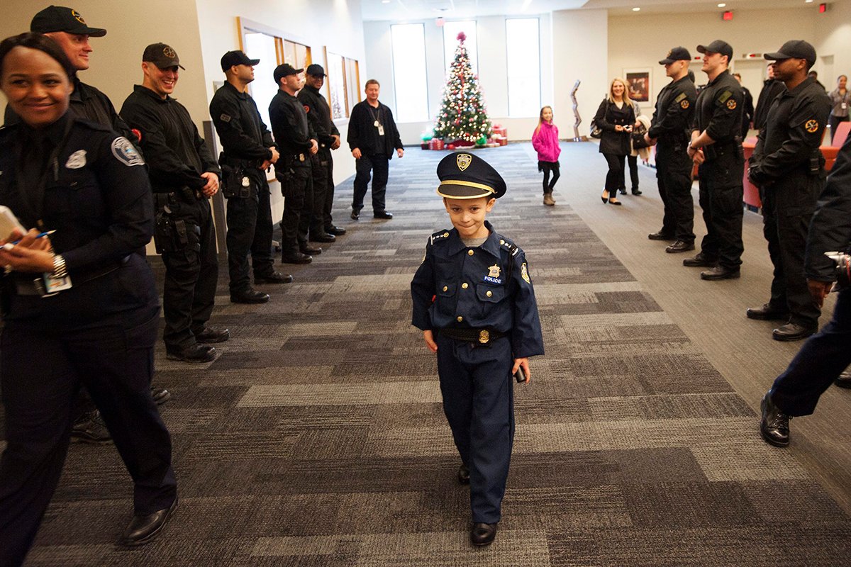 Boy, 7, sworn in as Detroit police chief for a day | Globalnews.ca