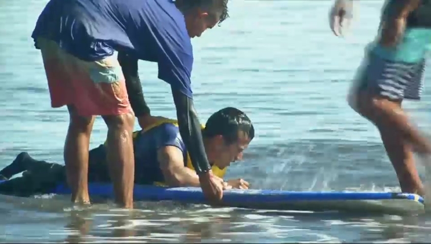 WATCH: People with disabilities learn how to surf in El Salvador ...