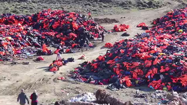 3,000 life jackets used by refugees made into peace sign as message of ...