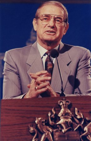 Former Alberta Premier Don Getty dies at 82 | Globalnews.ca