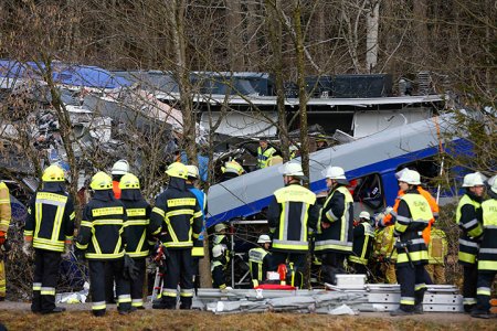 At least 10 killed, 80 injured after trains crash head-on in Germany ...