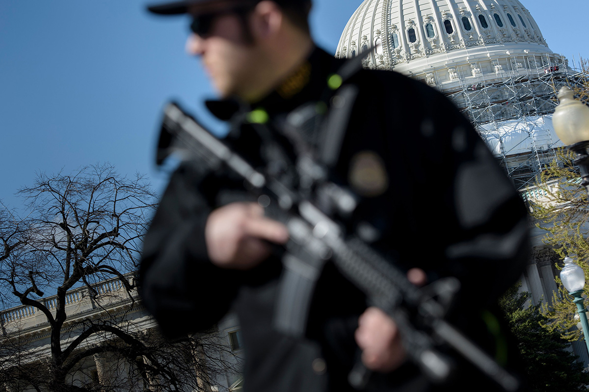 Man shot by police after drawing weapon at US Capitol Visitor Center ...