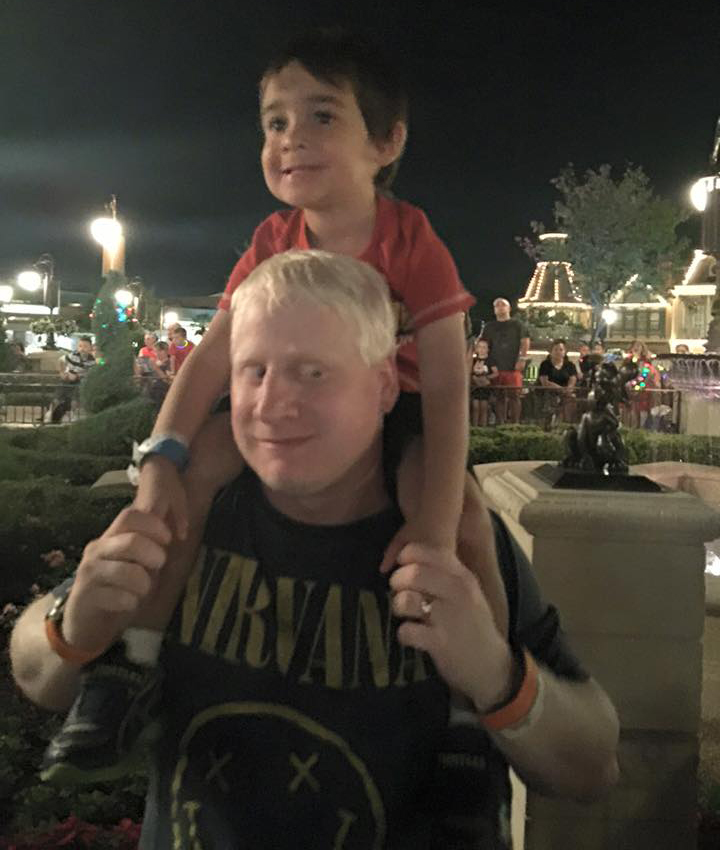 Father with albinism and son escorted off Toronto bus by police after ...