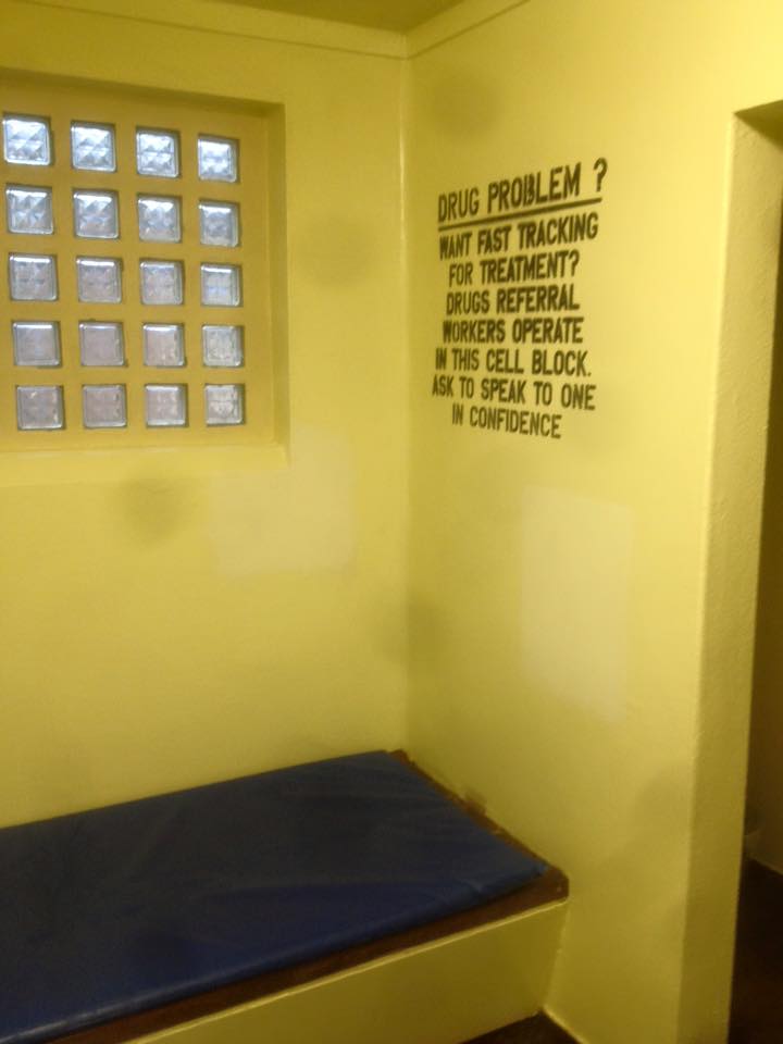 Police cell gets glowing 4-star review from UK detainee - National ...