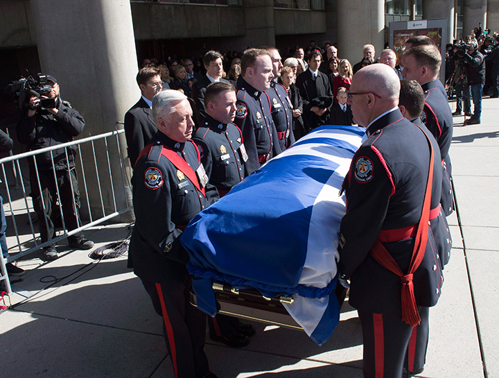 IN PHOTOS: Mourners say final goodbyes to former Toronto mayor Rob Ford ...
