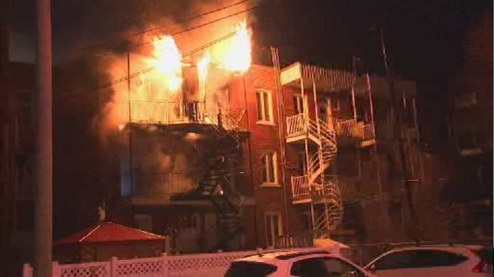 Five-alarm fire tears through Rosemont triplex - Montreal | Globalnews.ca