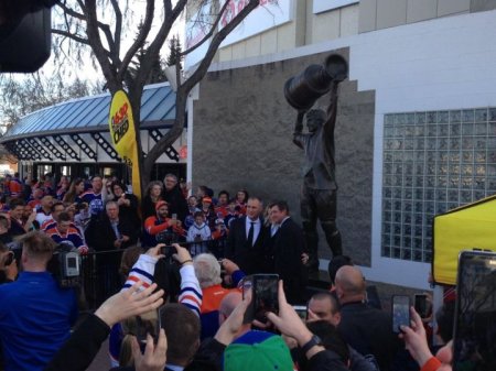 ‘It’s a bittersweet day’: Edmonton Oilers say farewell to Rexall Place ...
