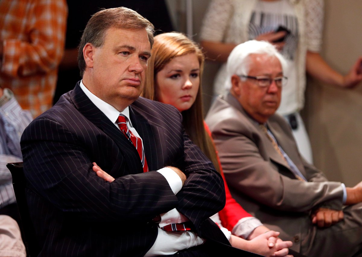 Does it pay to leave Canada for tax reasons? Experts weigh the pros and ...