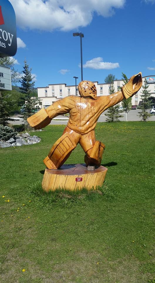 Vandals behead Chetwynd chainsaw carving of mating turtle | Globalnews.ca