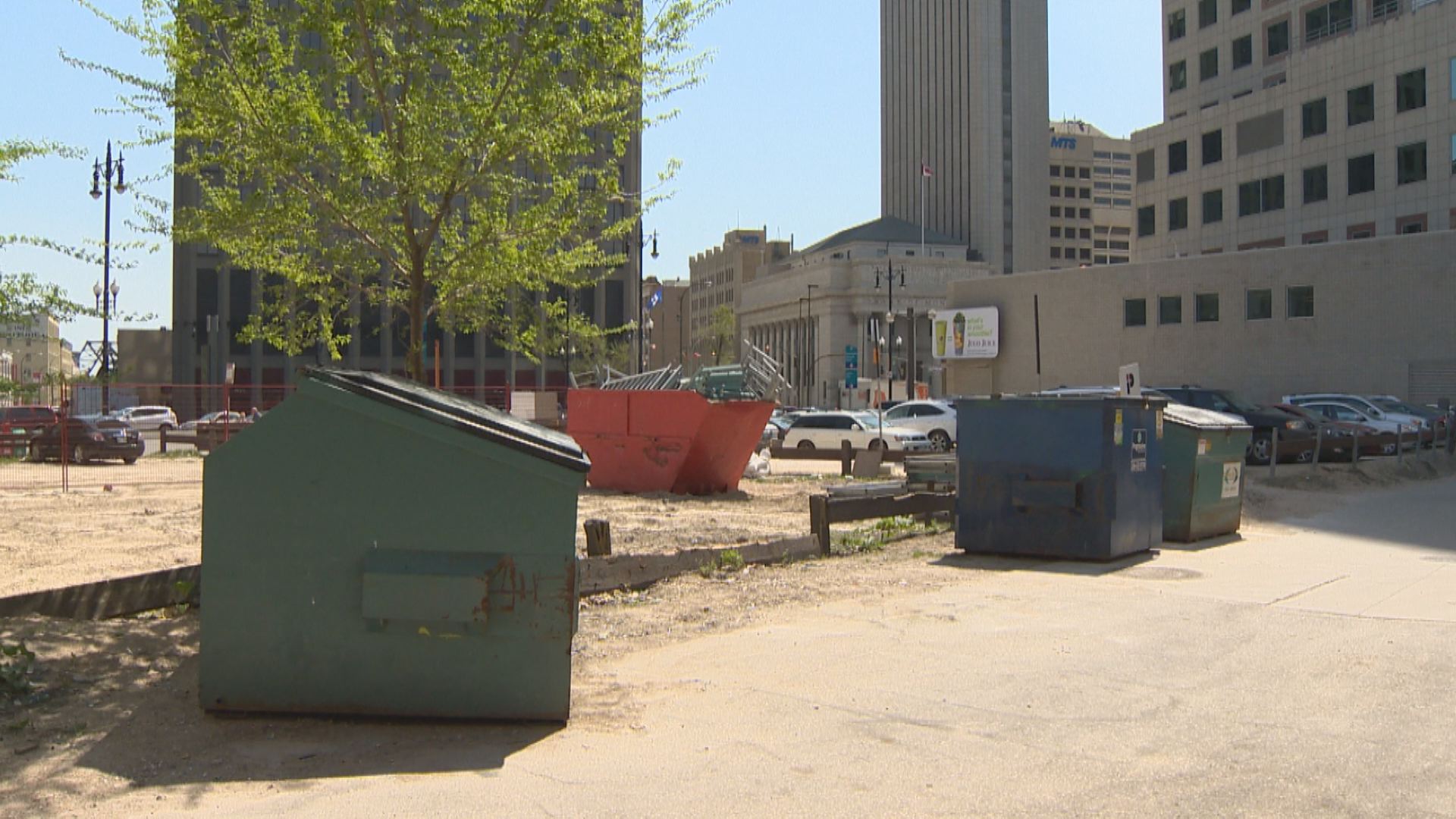 By-Law officer pays visit to back alley after Global News airs story on ...