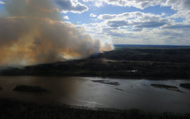 Fort McMurray wildfire: Province giving $100M in emergency funding to ...