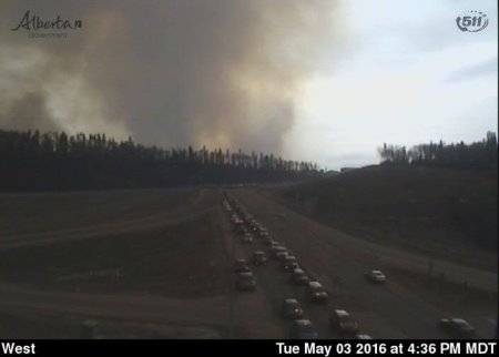 All of Fort McMurray evacuated as wildfire intensifies | Globalnews.ca