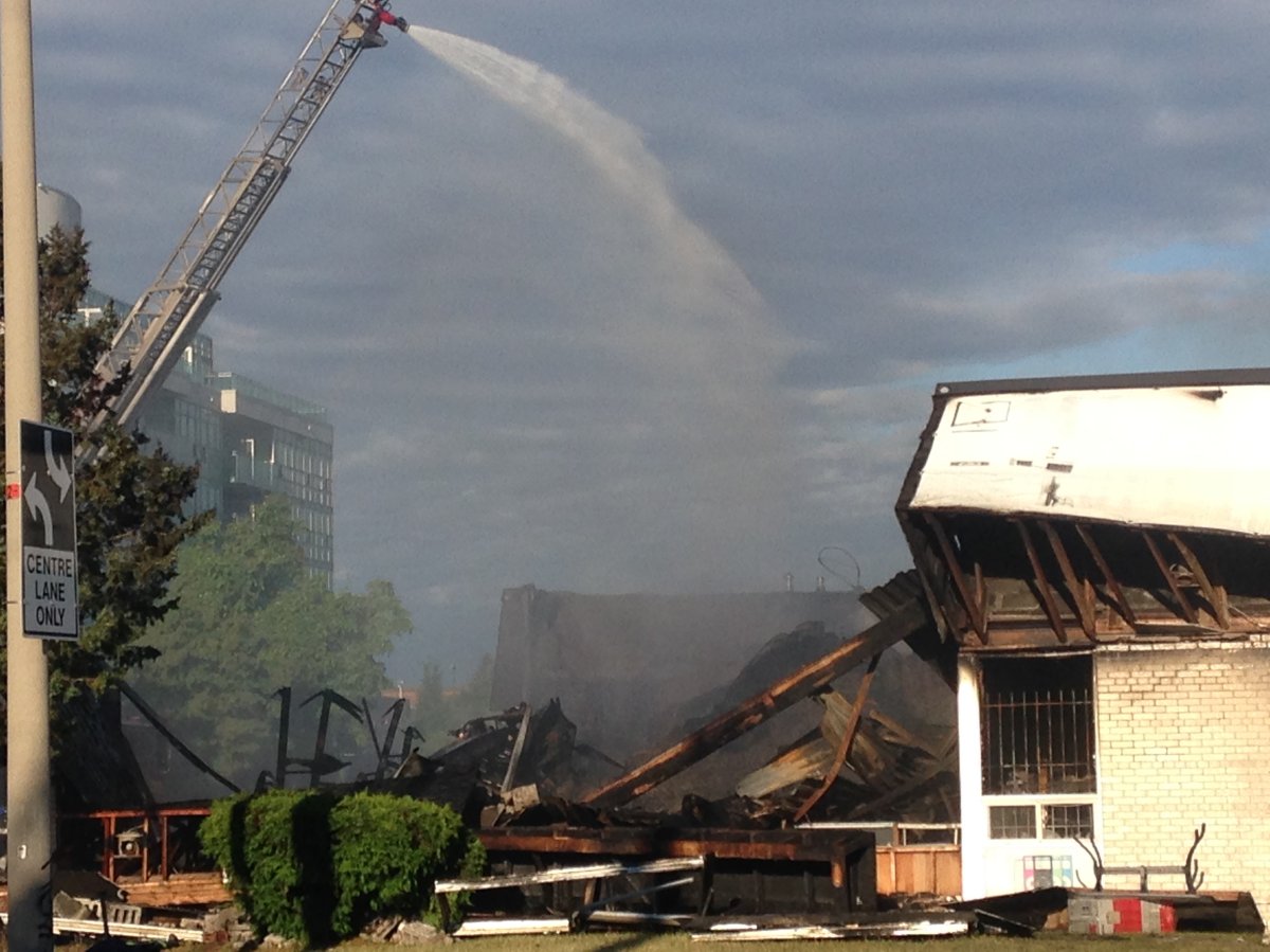 Electronics store destroyed in massive fire on Warden Ave. - Toronto ...