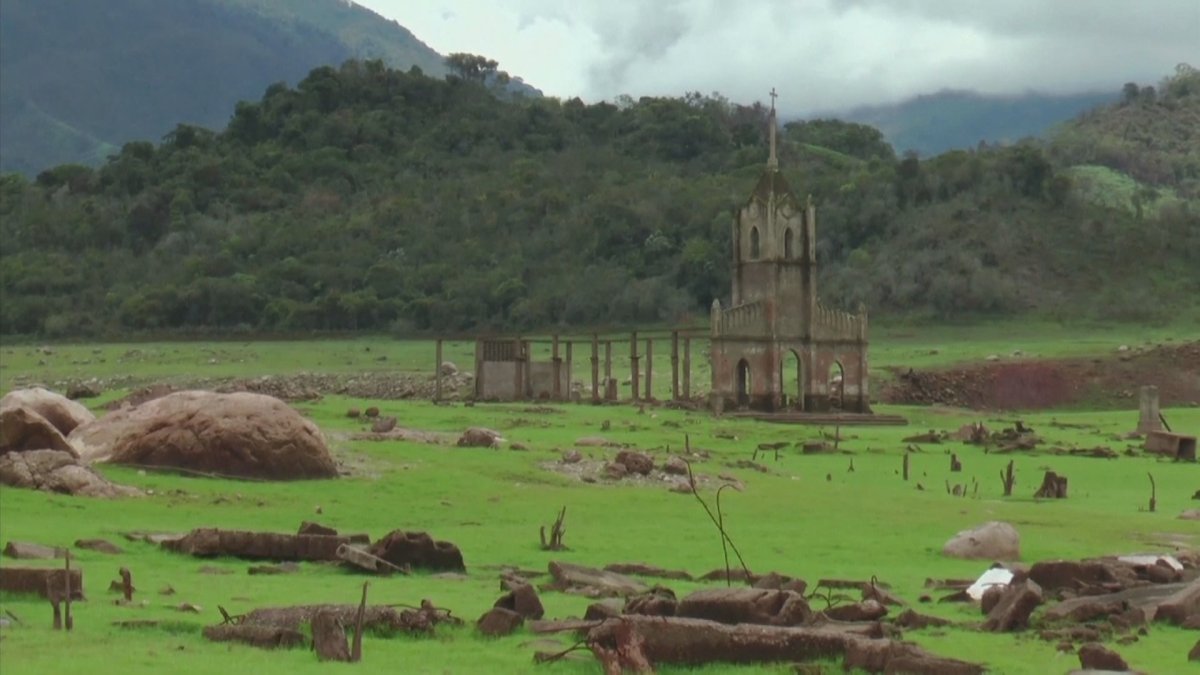 Sunken village in Venezuela re-emerges after decades underwater ...