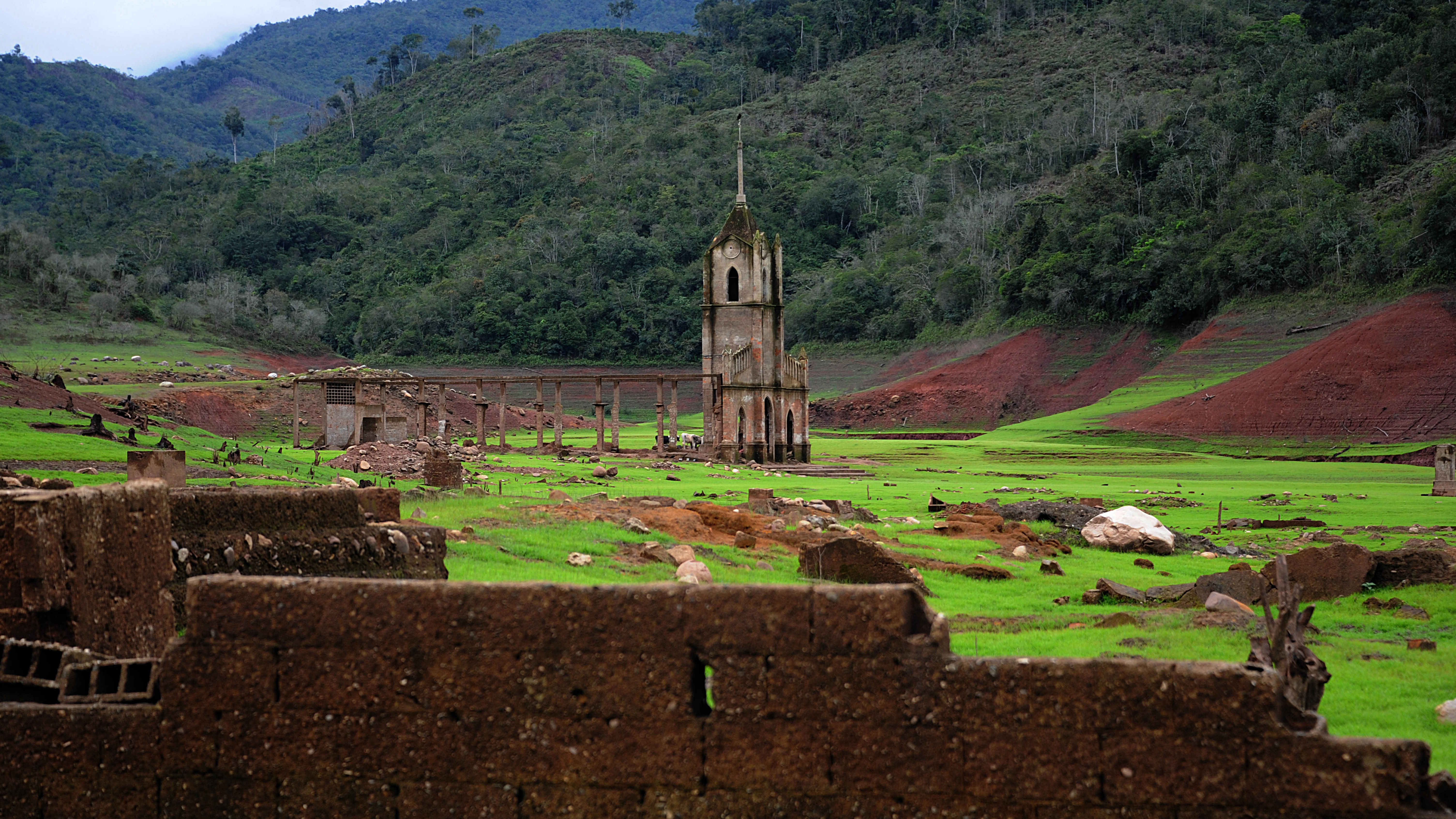 Sunken village in Venezuela re-emerges after decades underwater ...