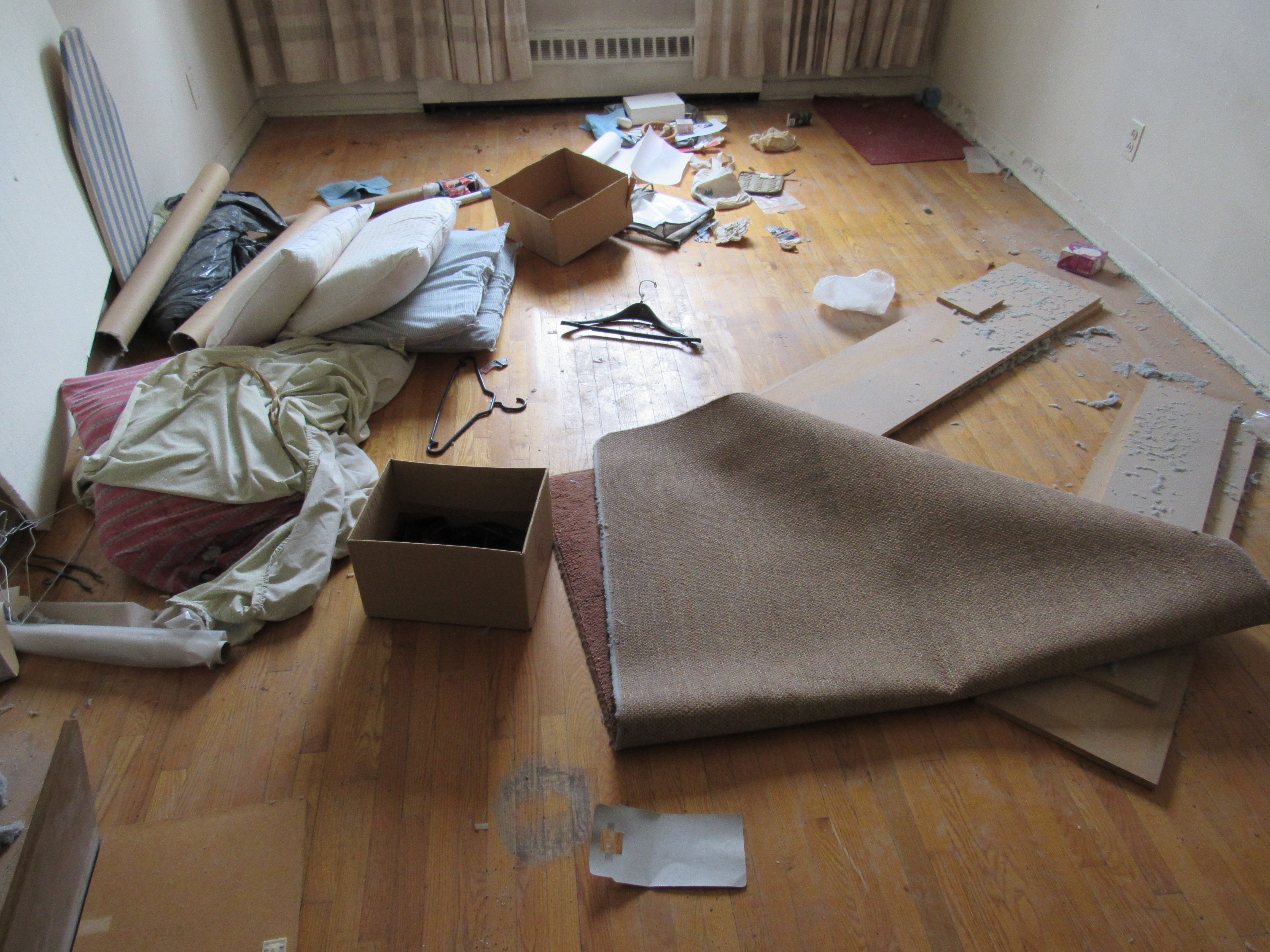 Trashed Apartment Rentals Tenant Leaves China Apartment In Meter High