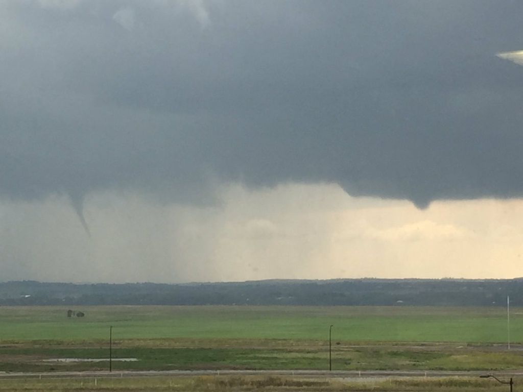 Severe thunderstorm warning issued for Calgary; funnel clouds spotted ...