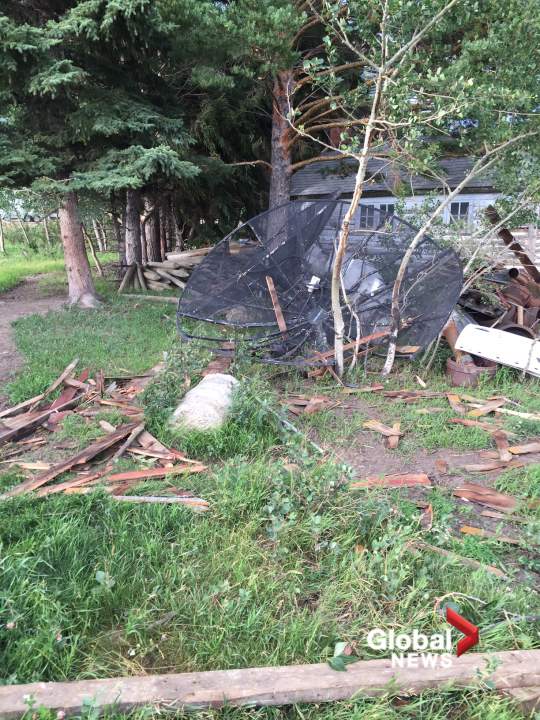 Alberta sees 5 tornadoes in 4 days: Environment Canada | Globalnews.ca