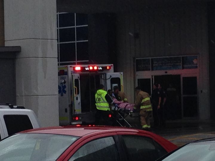 3 in hospital after lightning strike near Calgary airport | Globalnews.ca