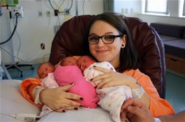 Identical triplets born in Oregon - National | Globalnews.ca