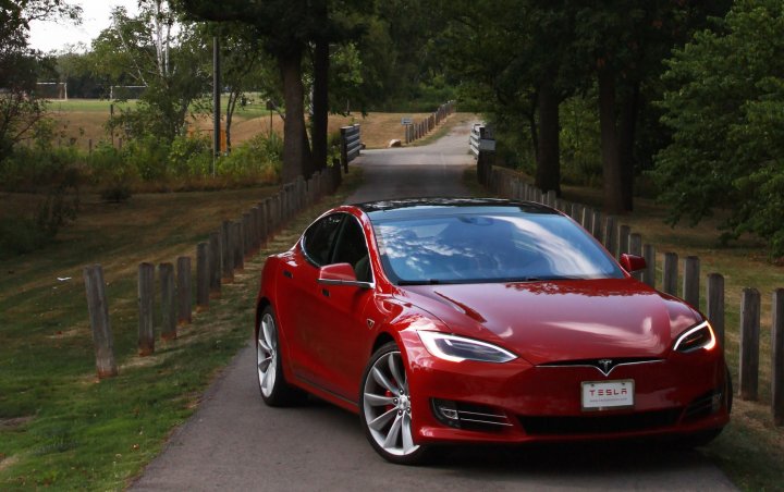 2017 Tesla Model S P90D Review: Deceptively normal, insanely expensive ...