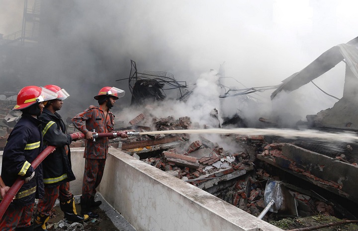 Bangladesh factory fire death toll rises to 31 - National | Globalnews.ca