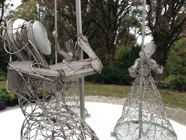 Much anticipated love lock sculpture unveiled in Queen Elizabeth Park ...