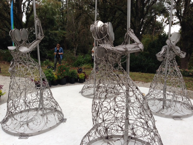 Much anticipated love lock sculpture unveiled in Queen Elizabeth Park ...