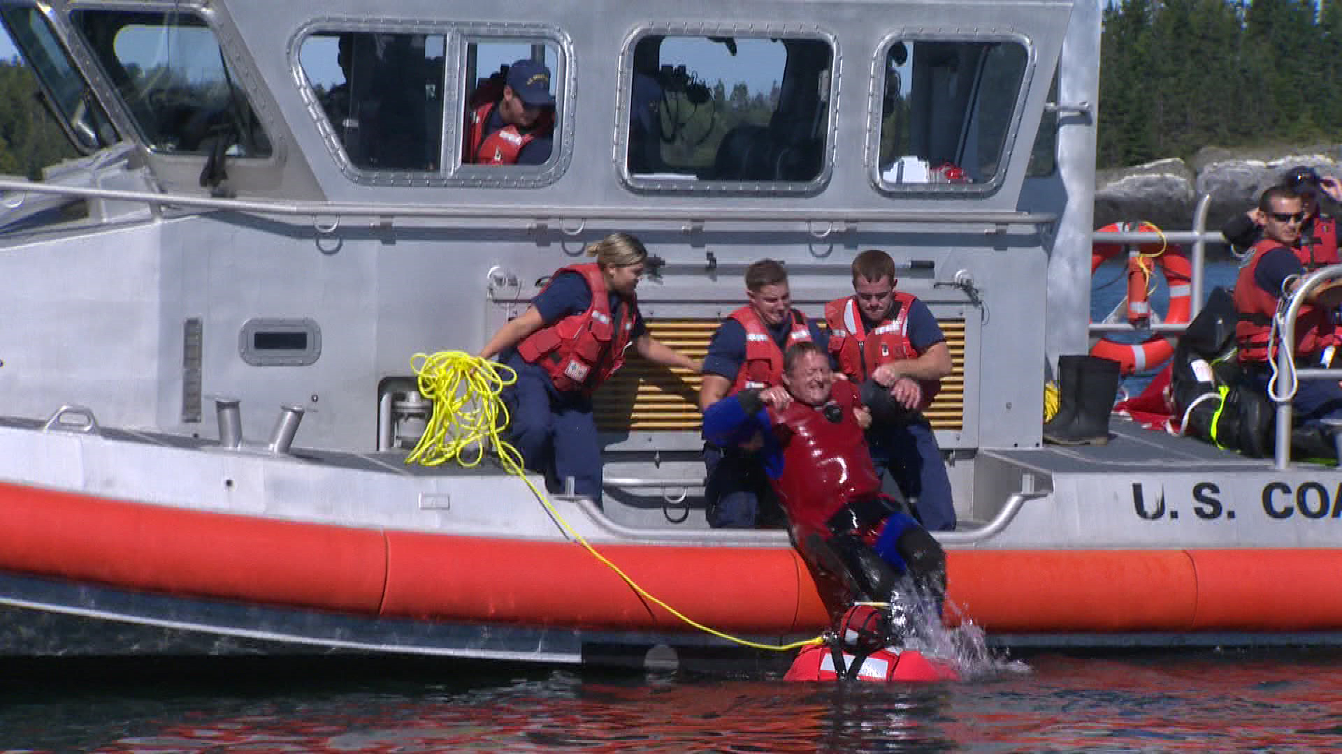Canadian, US Coast Guards training together to improve search-and ...