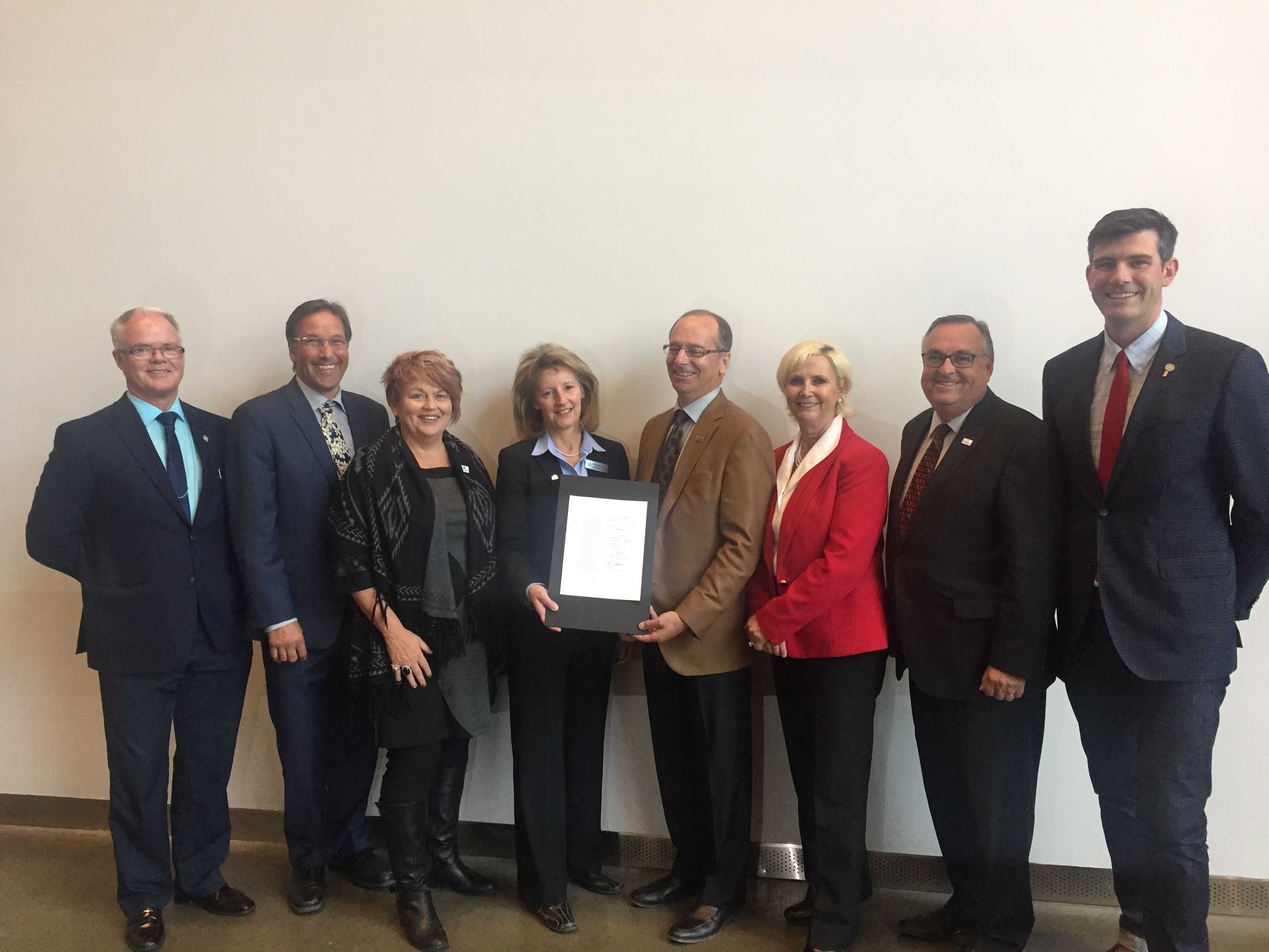 Edmonton-area mayors vow to work together on transit, economy and land ...