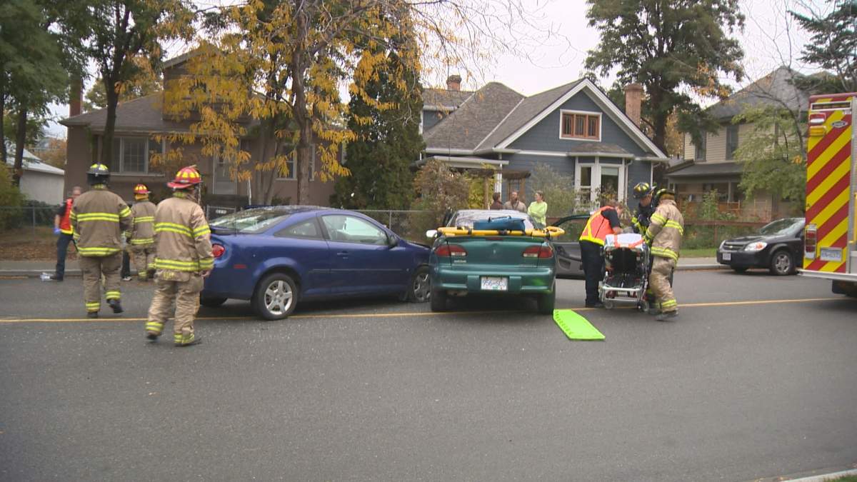 Unsafe U-turn causes two car crash | Globalnews.ca